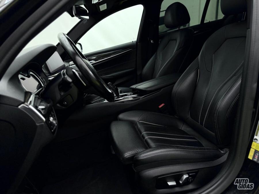 Black BMW 530 2019 in Avizieniai, with an engine capacity of 2.00 L and mileage of 123 thousand km for 22190 €, photo 11 on AUTOMOTO.COM.LV