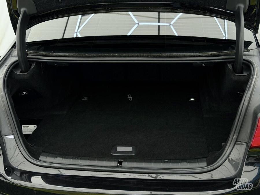 Black BMW 530 2019 in Avizieniai, with an engine capacity of 2.00 L and mileage of 123 thousand km for 22190 €, photo 13 on AUTOMOTO.COM.LV