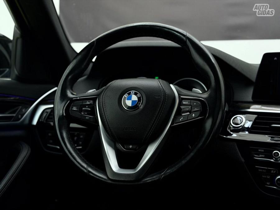 Black BMW 530 2019 in Avizieniai, with an engine capacity of 2.00 L and mileage of 123 thousand km for 22190 €, photo 20 on AUTOMOTO.COM.LV