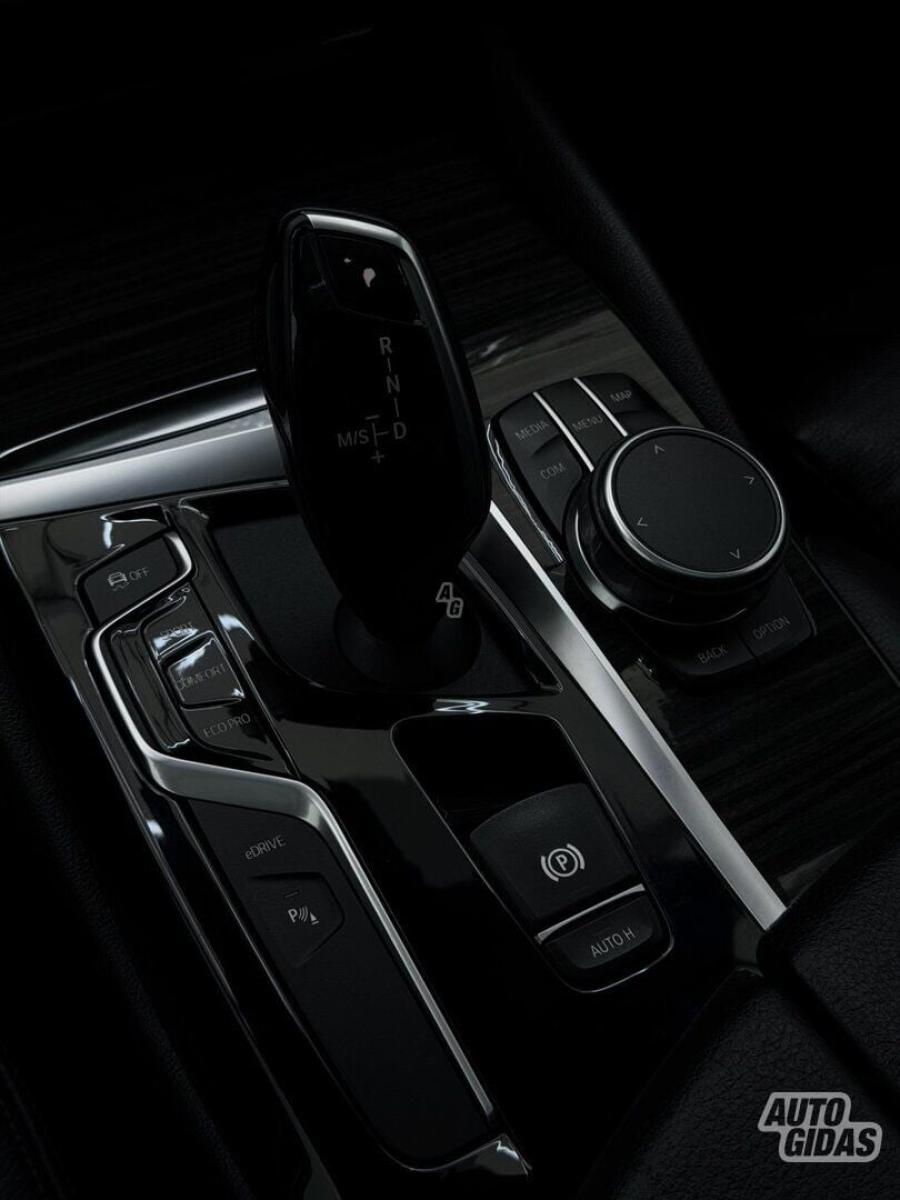 Black BMW 530 2019 in Avizieniai, with an engine capacity of 2.00 L and mileage of 123 thousand km for 22190 €, photo 25 on AUTOMOTO.COM.LV