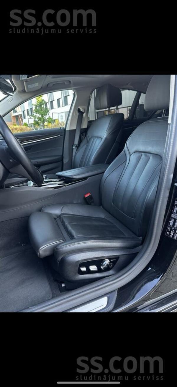 Black BMW 530 2019 in Jurmala, with an engine capacity of 3.00 L and mileage of 91 thousand km for 25500 €, photo 8 on AUTOMOTO.COM.LV