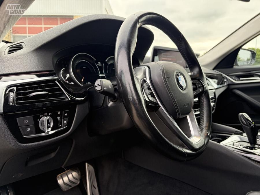 Melns BMW 530 2019 Viļņa, ar dzinēja tilpumu 2.00 L un nobraukumu 210 tūkst. km par 18900 €, foto 21 vietnē AUTOMOTO.COM.LV