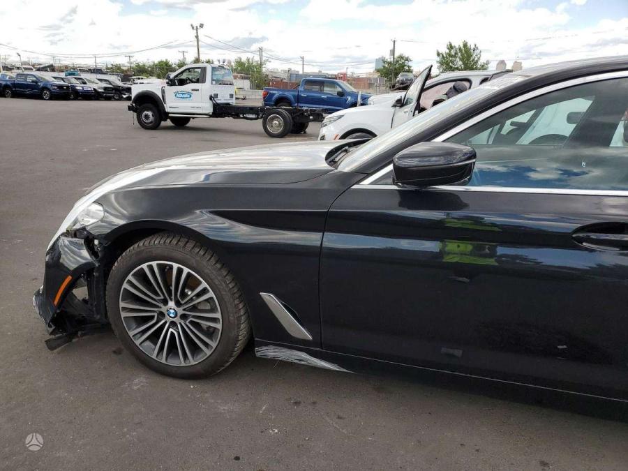 Black BMW 530 2019 in Vilnius, with an engine capacity of 2.00 L and mileage of 160 thousand km for 12500 €, photo 13 on AUTOMOTO.COM.LV