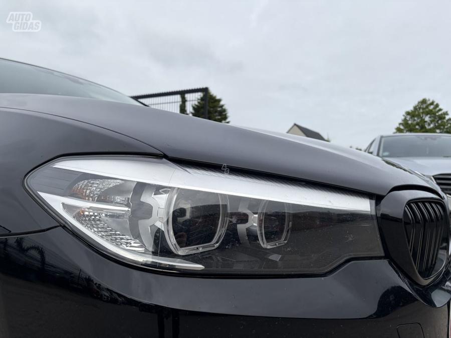 Melns BMW 530 2019 Viļņa, ar dzinēja tilpumu 2.00 L un nobraukumu 210 tūkst. km par 18900 €, foto 5 vietnē AUTOMOTO.COM.LV