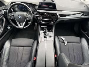 Black BMW 530 2019 in Vilnius, with an engine capacity of 2.00 L and mileage of 210 thousand km for 16999 €, photo 6 on AUTOMOTO.COM.LV