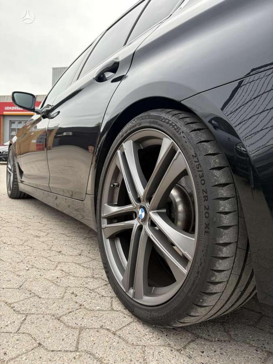Black BMW 530 2019 in Vilnius, with an engine capacity of 2.00 L and mileage of 210 thousand km for 16999 €, photo 7 on AUTOMOTO.COM.LV