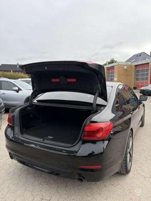 Black BMW 530 2019 in Vilnius, with an engine capacity of 2.00 L and mileage of 210 thousand km for 16999 €, photo 10 on AUTOMOTO.COM.LV