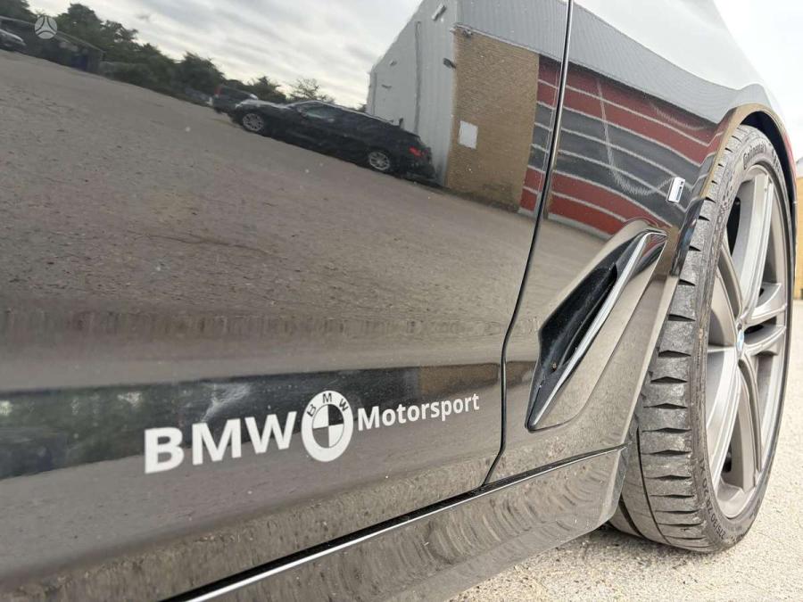 Black BMW 530 2019 in Vilnius, with an engine capacity of 2.00 L and mileage of 210 thousand km for 16999 €, photo 11 on AUTOMOTO.COM.LV