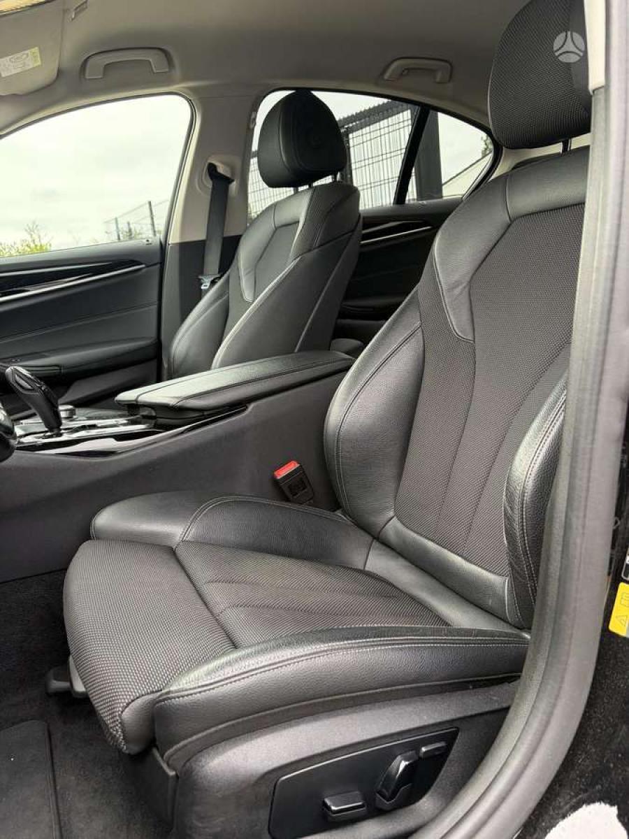 Black BMW 530 2019 in Vilnius, with an engine capacity of 2.00 L and mileage of 210 thousand km for 16999 €, photo 20 on AUTOMOTO.COM.LV