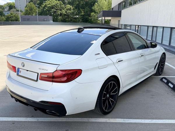 Black BMW 530 2019 in Vilnius, with an engine capacity of 0.00 L and mileage of 103 thousand km for 20900 €, photo 7 on AUTOMOTO.COM.LV