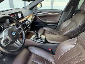 Melns BMW 530 2019 Viļņa, ar dzinēja tilpumu 0.00 L un nobraukumu 103 tūkst. km par 20900 €, foto 14 vietnē AUTOMOTO.COM.LV