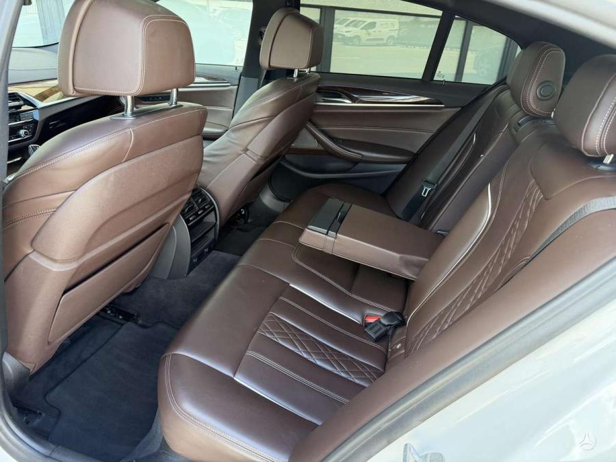 Melns BMW 530 2019 Viļņa, ar dzinēja tilpumu 0.00 L un nobraukumu 103 tūkst. km par 20900 €, foto 18 vietnē AUTOMOTO.COM.LV