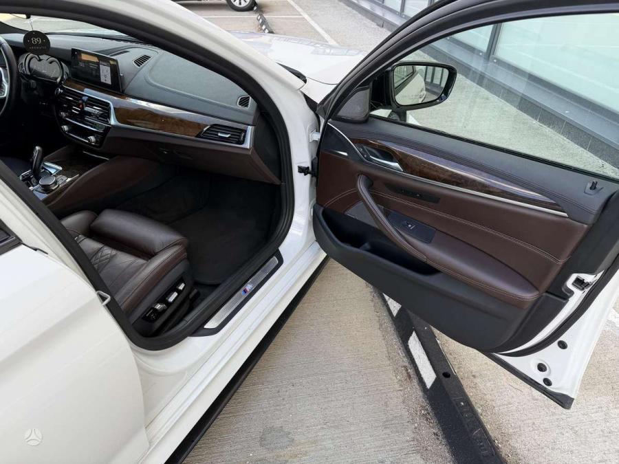 Melns BMW 530 2019 Viļņa, ar dzinēja tilpumu 0.00 L un nobraukumu 103 tūkst. km par 20900 €, foto 22 vietnē AUTOMOTO.COM.LV