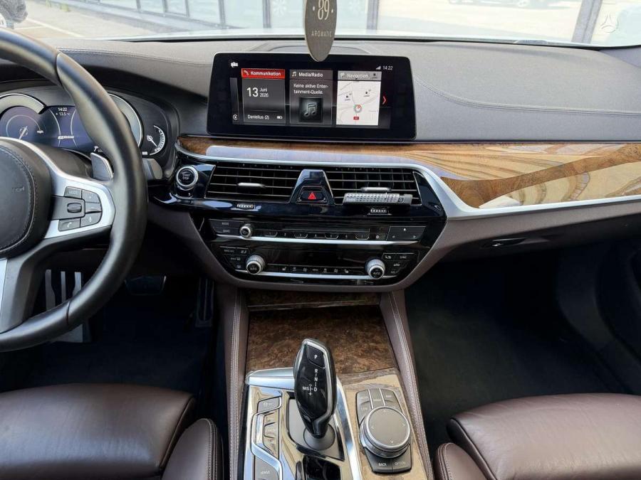 Melns BMW 530 2019 Viļņa, ar dzinēja tilpumu 0.00 L un nobraukumu 103 tūkst. km par 20900 €, foto 26 vietnē AUTOMOTO.COM.LV