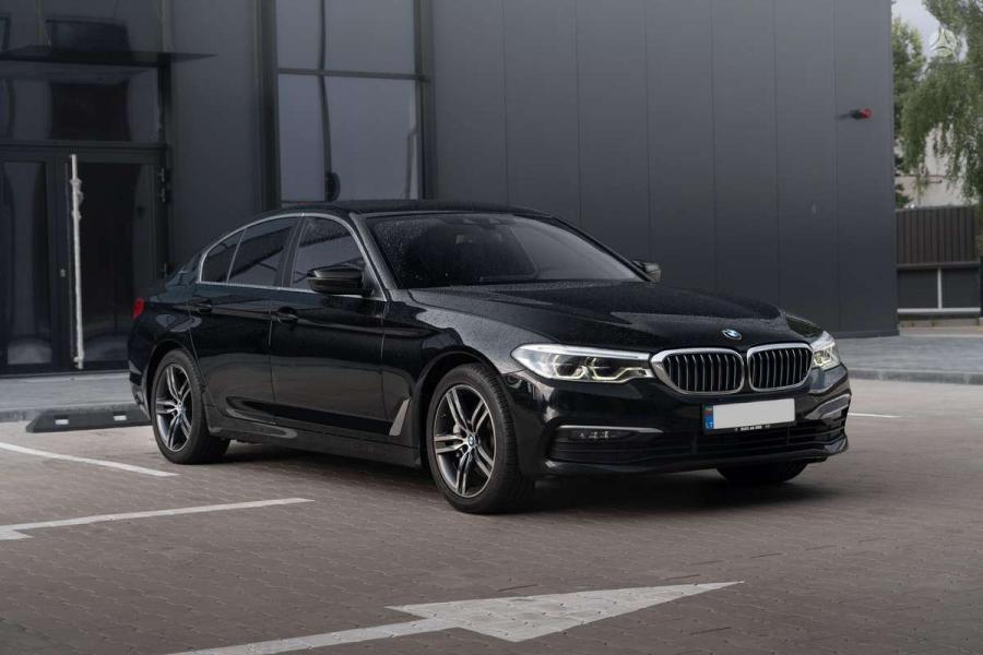 Black BMW 530 2019 in Vilnius, with an engine capacity of 2.00 L and mileage of 156 thousand km for 21785 €, photo 1 on AUTOMOTO.COM.LV