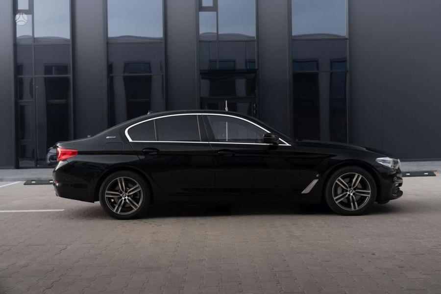 Black BMW 530 2019 in Vilnius, with an engine capacity of 2.00 L and mileage of 156 thousand km for 21785 €, photo 5 on AUTOMOTO.COM.LV
