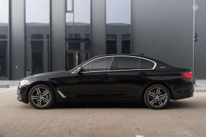Black BMW 530 2019 in Vilnius, with an engine capacity of 2.00 L and mileage of 156 thousand km for 21785 €, photo 9 on AUTOMOTO.COM.LV