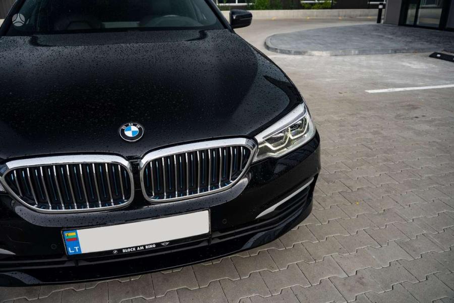 Black BMW 530 2019 in Vilnius, with an engine capacity of 2.00 L and mileage of 156 thousand km for 21785 €, photo 10 on AUTOMOTO.COM.LV