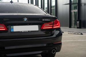 Black BMW 530 2019 in Vilnius, with an engine capacity of 2.00 L and mileage of 156 thousand km for 21785 €, photo 11 on AUTOMOTO.COM.LV