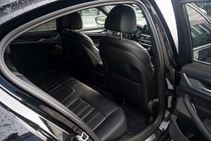 Black BMW 530 2019 in Vilnius, with an engine capacity of 2.00 L and mileage of 156 thousand km for 21785 €, photo 22 on AUTOMOTO.COM.LV