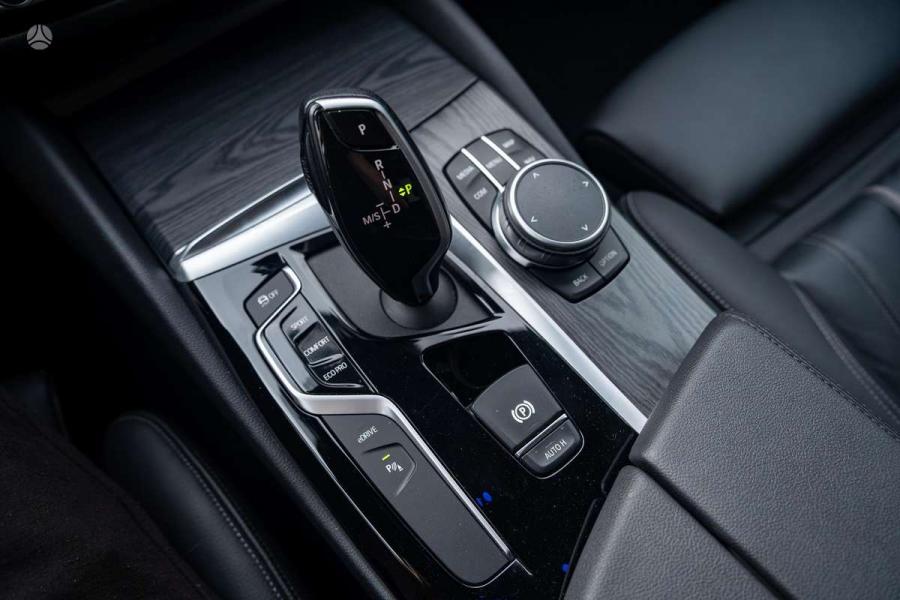 Black BMW 530 2019 in Vilnius, with an engine capacity of 2.00 L and mileage of 156 thousand km for 21785 €, photo 30 on AUTOMOTO.COM.LV