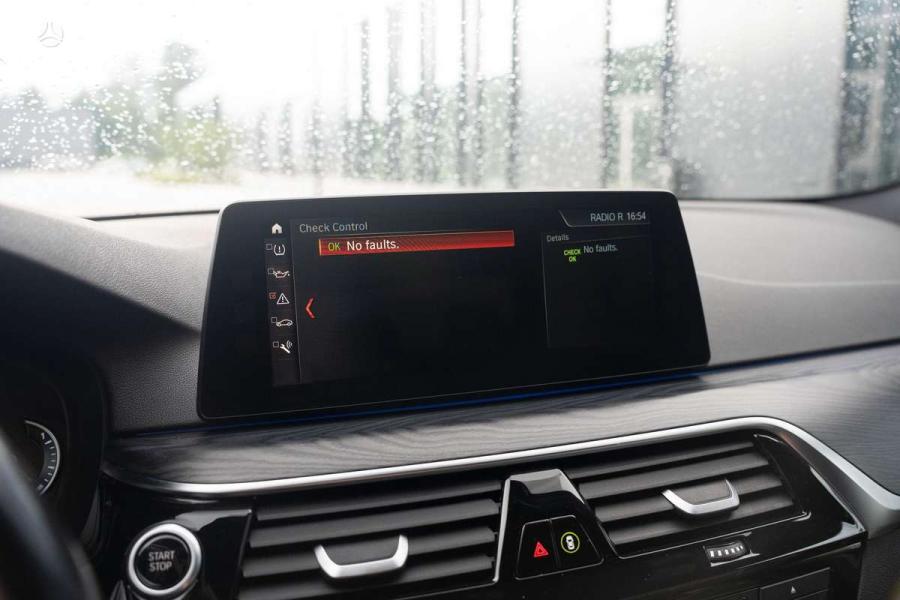 Black BMW 530 2019 in Vilnius, with an engine capacity of 2.00 L and mileage of 156 thousand km for 21785 €, photo 32 on AUTOMOTO.COM.LV