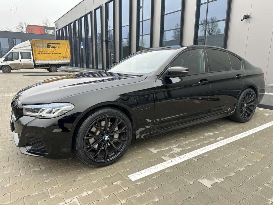 Melns BMW 530 2020 Viļņa, ar dzinēja tilpumu 2.00 L un nobraukumu 109 tūkst. km par 23700 €, foto 23 vietnē AUTOMOTO.COM.LV