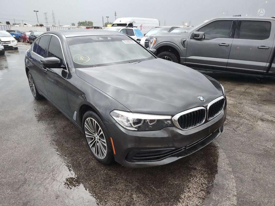 Black BMW 530 2020 in Klaipeda, with an engine capacity of 2.00 L and mileage of 110 thousand km for 14200 €, photo 4 on AUTOMOTO.COM.LV