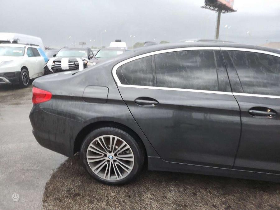 Black BMW 530 2020 in Klaipeda, with an engine capacity of 2.00 L and mileage of 110 thousand km for 14200 €, photo 7 on AUTOMOTO.COM.LV