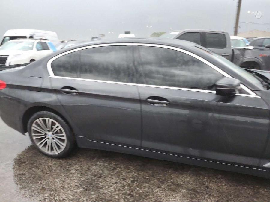 Black BMW 530 2020 in Klaipeda, with an engine capacity of 2.00 L and mileage of 110 thousand km for 14200 €, photo 10 on AUTOMOTO.COM.LV