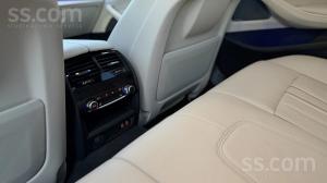 Black BMW 530 2020 in Riga, with an engine capacity of 2.00 L and mileage of 112 thousand km for 33990 €, photo 10 on AUTOMOTO.COM.LV