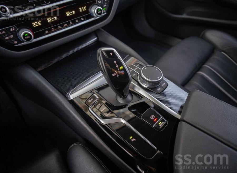 Melns BMW 530 2021 Rīga, ar dzinēja tilpumu 3.00 L un nobraukumu 170 tūkst. km par 28550 €, foto 24 vietnē AUTOMOTO.COM.LV