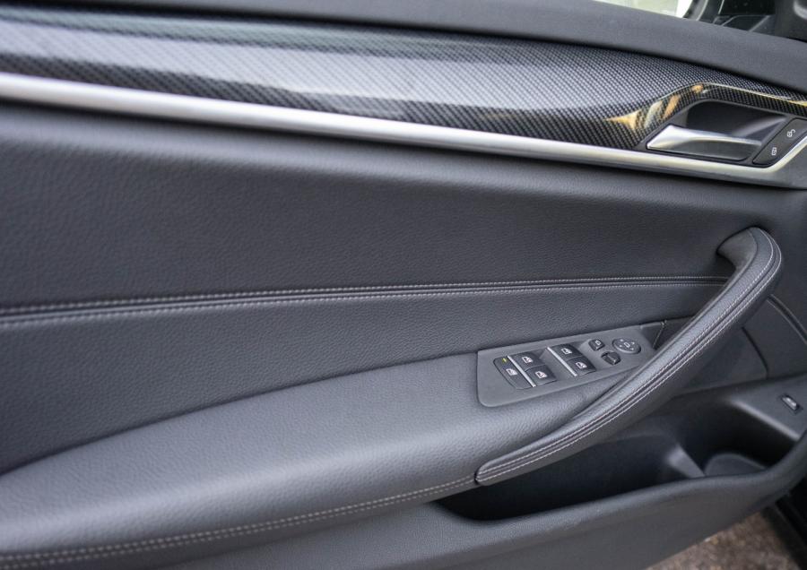 Melns BMW 530 2021 Rīga, ar dzinēja tilpumu 3.00 L un nobraukumu 170 tūkst. km par 26950 €, foto 15 vietnē AUTOMOTO.COM.LV