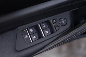 Melns BMW 530 2021 Rīga, ar dzinēja tilpumu 3.00 L un nobraukumu 170 tūkst. km par 26950 €, foto 16 vietnē AUTOMOTO.COM.LV