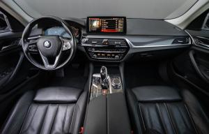 Melns BMW 530 2021 Rīga, ar dzinēja tilpumu 3.00 L un nobraukumu 170 tūkst. km par 26950 €, foto 24 vietnē AUTOMOTO.COM.LV