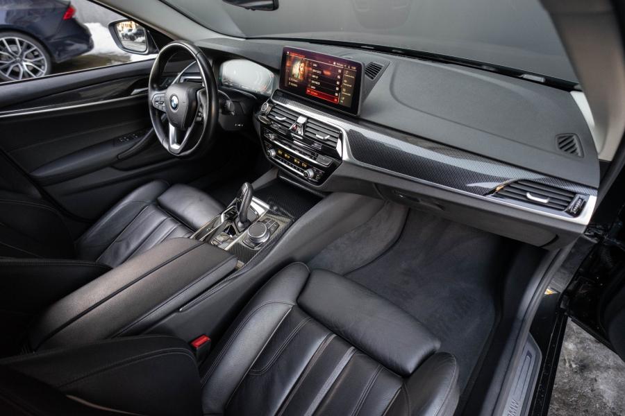 Melns BMW 530 2021 Rīga, ar dzinēja tilpumu 3.00 L un nobraukumu 170 tūkst. km par 26950 €, foto 33 vietnē AUTOMOTO.COM.LV