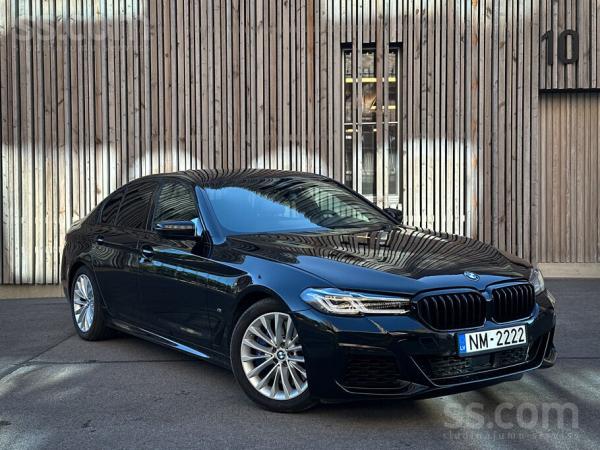 Black BMW 530 2021 in Riga, with an engine capacity of 3.00 L and mileage of 99 thousand km for 40555 €, photo 1 on AUTOMOTO.COM.LV