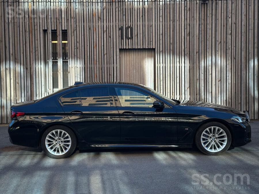 Melns BMW 530 2021 Rīga, ar dzinēja tilpumu 3.00 L un nobraukumu 99 tūkst. km par 40555 €, foto 10 vietnē AUTOMOTO.COM.LV