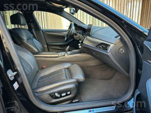 Melns BMW 530 2021 Rīga, ar dzinēja tilpumu 3.00 L un nobraukumu 99 tūkst. km par 40555 €, foto 13 vietnē AUTOMOTO.COM.LV