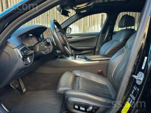 Melns BMW 530 2021 Rīga, ar dzinēja tilpumu 3.00 L un nobraukumu 99 tūkst. km par 40555 €, foto 14 vietnē AUTOMOTO.COM.LV