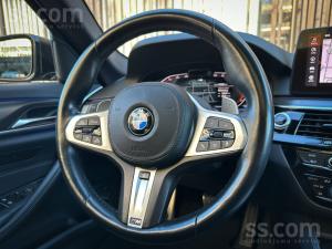 Melns BMW 530 2021 Rīga, ar dzinēja tilpumu 3.00 L un nobraukumu 99 tūkst. km par 40555 €, foto 17 vietnē AUTOMOTO.COM.LV