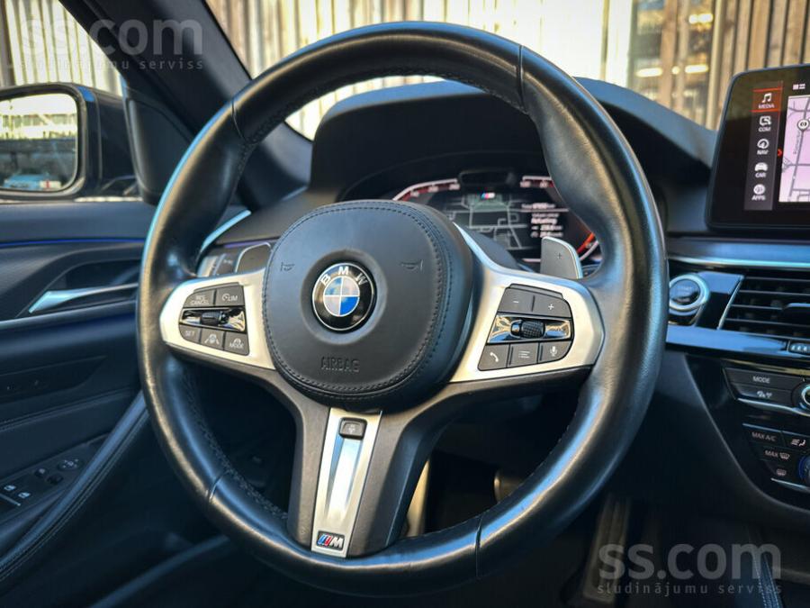 Melns BMW 530 2021 Rīga, ar dzinēja tilpumu 3.00 L un nobraukumu 99 tūkst. km par 40555 €, foto 17 vietnē AUTOMOTO.COM.LV