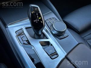 Melns BMW 530 2021 Rīga, ar dzinēja tilpumu 3.00 L un nobraukumu 99 tūkst. km par 40555 €, foto 19 vietnē AUTOMOTO.COM.LV