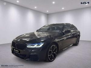 Black BMW 530 2021 in Vilnius, with an engine capacity of 1.95 L and mileage of 59 thousand km for 35900 €, photo  on AUTOMOTO.COM.LV