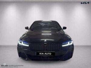 Black BMW 530 2021 in Vilnius, with an engine capacity of 1.95 L and mileage of 59 thousand km for 35900 €, photo 4 on AUTOMOTO.COM.LV