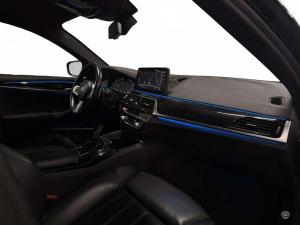 Black BMW 530 2021 in Vilnius, with an engine capacity of 1.95 L and mileage of 59 thousand km for 35900 €, photo 15 on AUTOMOTO.COM.LV