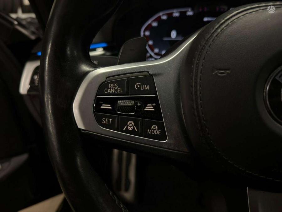 Black BMW 530 2021 in Vilnius, with an engine capacity of 1.95 L and mileage of 59 thousand km for 35900 €, photo 19 on AUTOMOTO.COM.LV