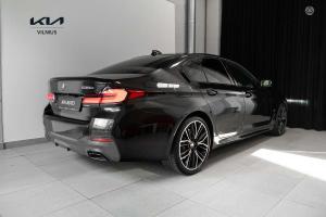 Black BMW 530 2021 in Vilnius, with an engine capacity of 0.00 L and mileage of 59 thousand km for 35900 €, photo 3 on AUTOMOTO.COM.LV