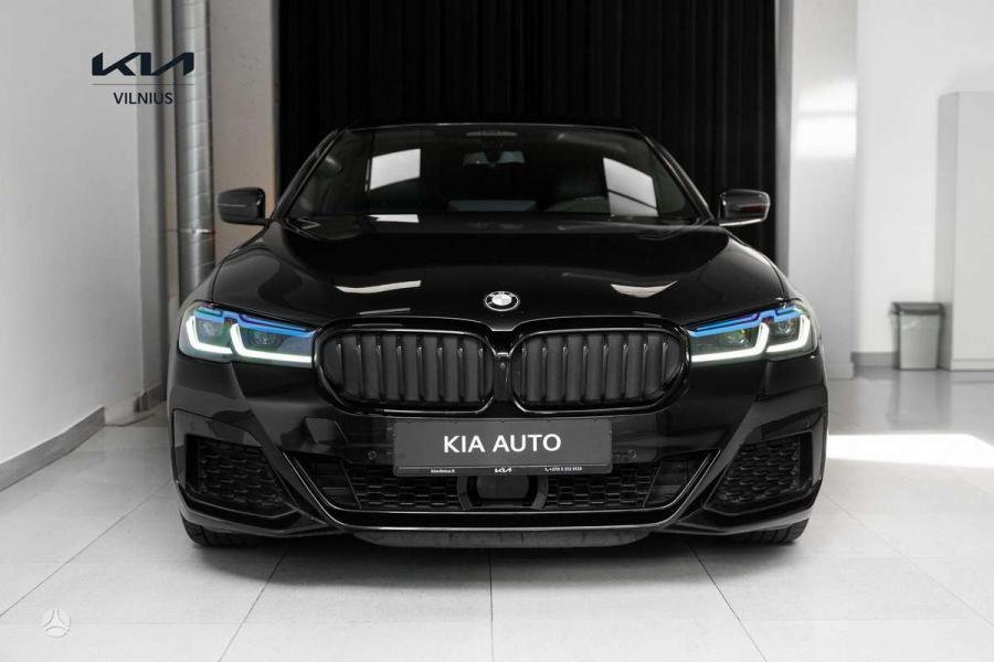 Black BMW 530 2021 in Vilnius, with an engine capacity of 0.00 L and mileage of 59 thousand km for 35900 €, photo 4 on AUTOMOTO.COM.LV
