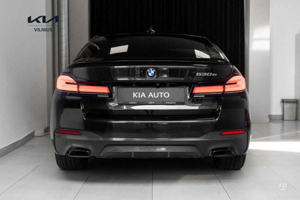 Melns BMW 530 2021 Viļņa, ar dzinēja tilpumu 0.00 L un nobraukumu 59 tūkst. km par 35900 €, foto 5 vietnē AUTOMOTO.COM.LV